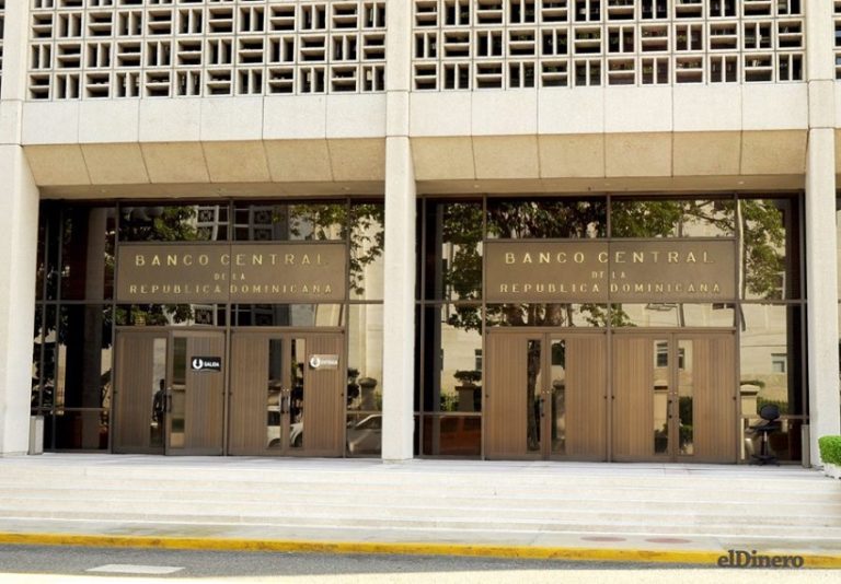 Fachada Banco Central Rd - Periodismo Y Sociedad