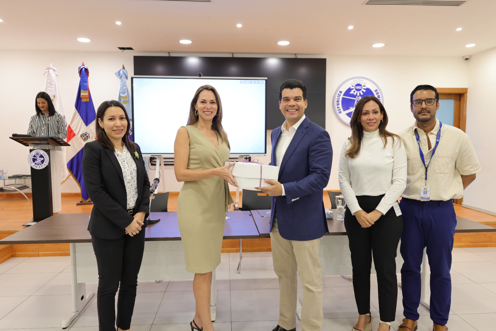 INAPA presenta primera versión de su carta compromiso al ciudadano ...